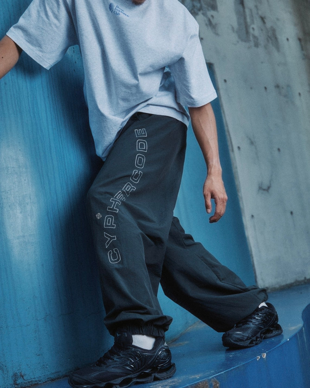 WAVEY GLITTER LOGO NYLON PANTS – Cyphercode