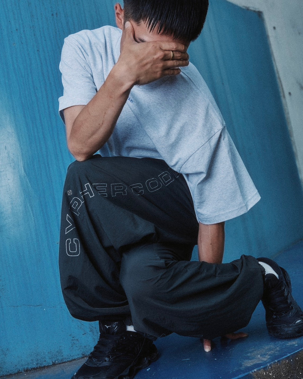 WAVEY GLITTER LOGO NYLON PANTS – Cyphercode